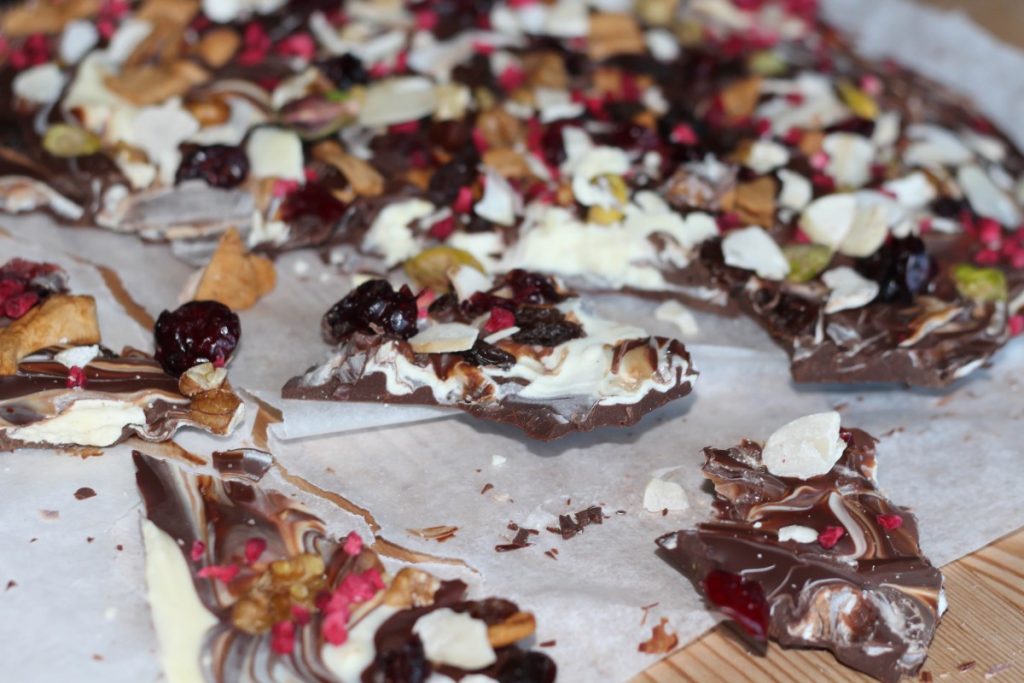 Fruit and Nut Bark Recipe - Roseyhome